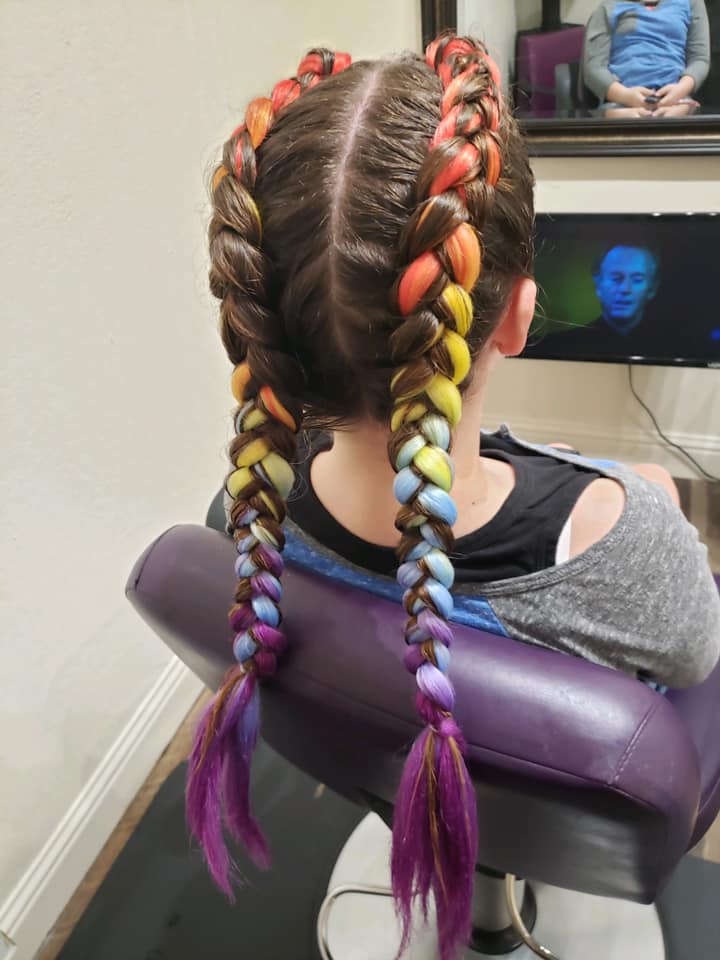 Haircuts & More – Taming Tangles