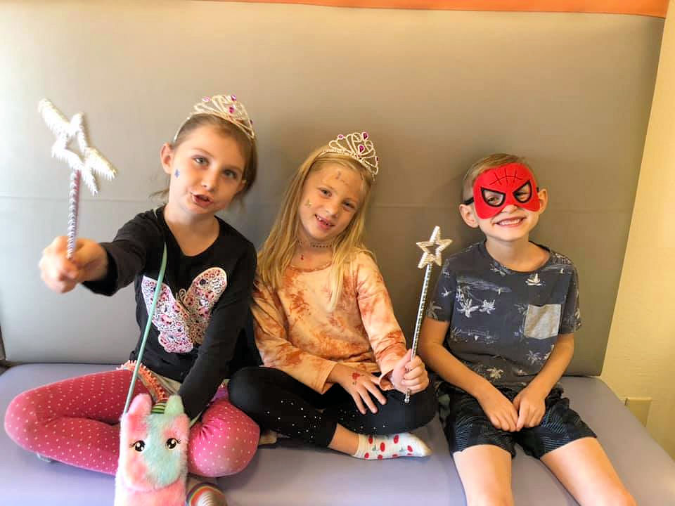 Haircuts & More – Taming Tangles